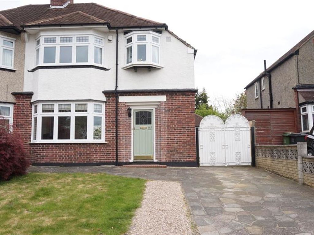 3 Bed Semi Detached House To Rent In Woodyates Road London Se12 £