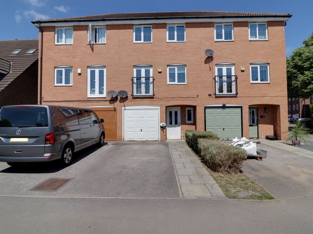 4 Bed Town House For Sale In Woodland Drive Middleton Leeds West