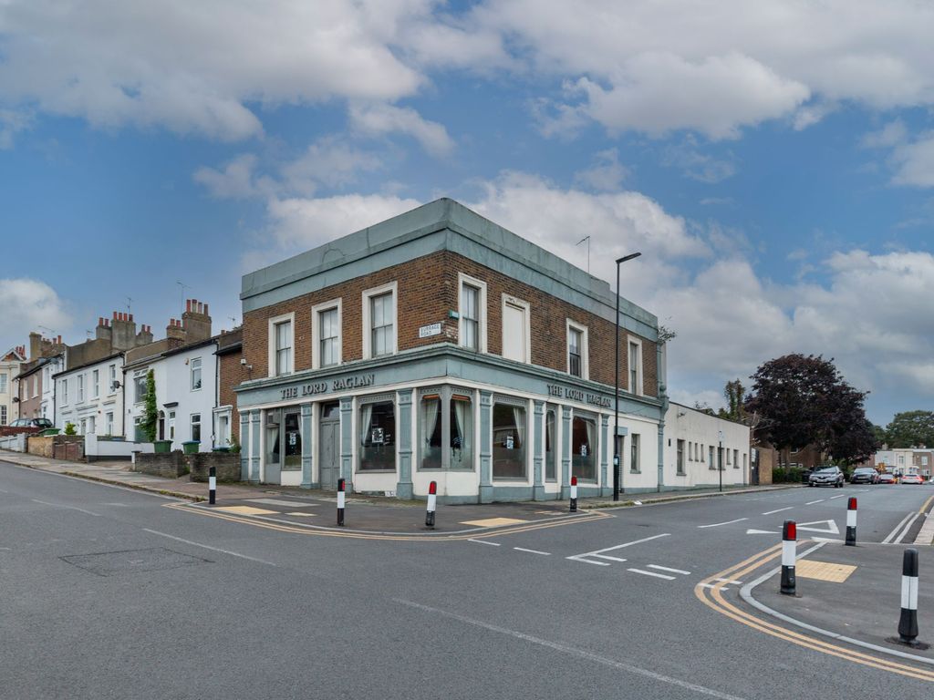 Pub/bar for sale in Burrage Road, London SE18, £730,000 - Zoopla