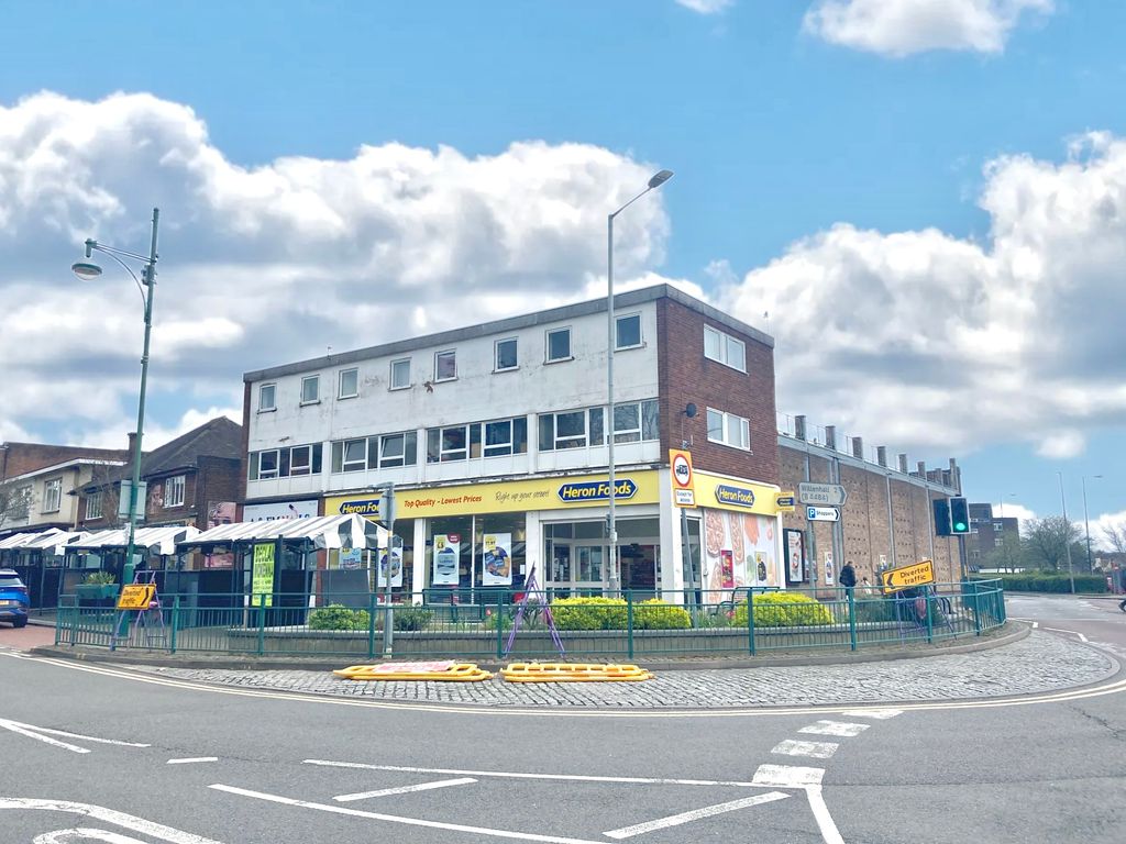 2 bed flat to rent in High Street, Wednesfield, Wolverhampton WV11, £ ...