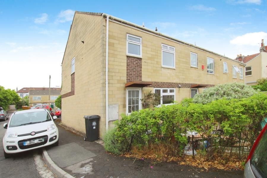 3 Bed End Terrace House To Rent In Ashley Close Horfield Bristol Bs7