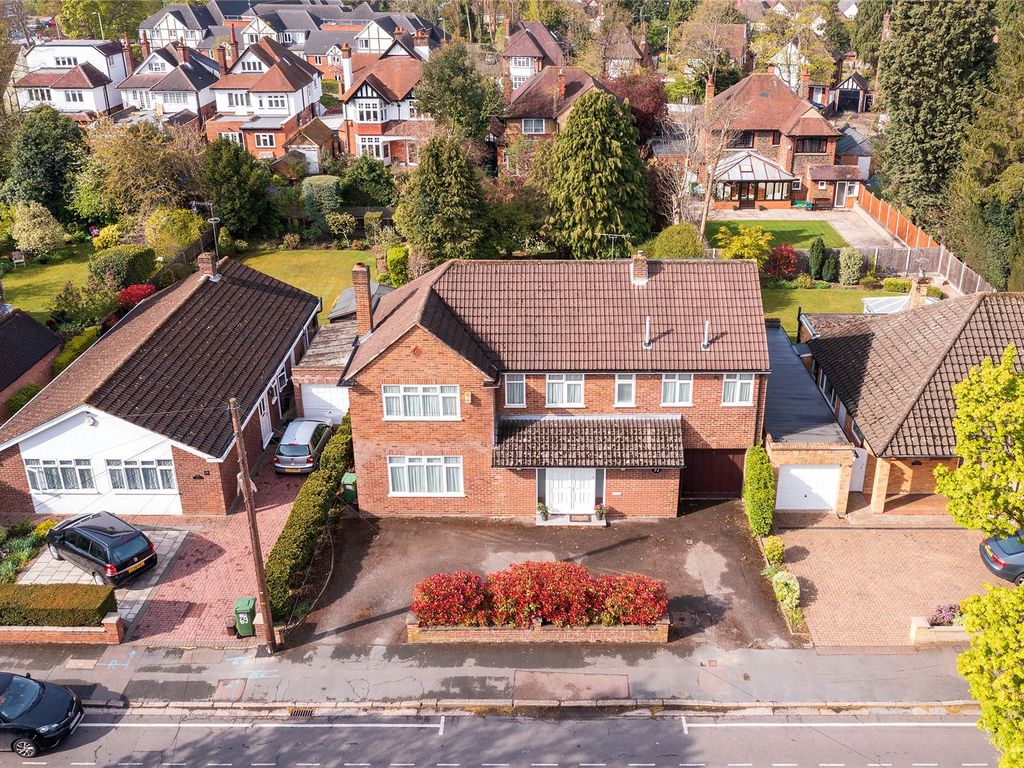 4 bed detached house for sale in The Avenue, Watford, Hertfordshire ...