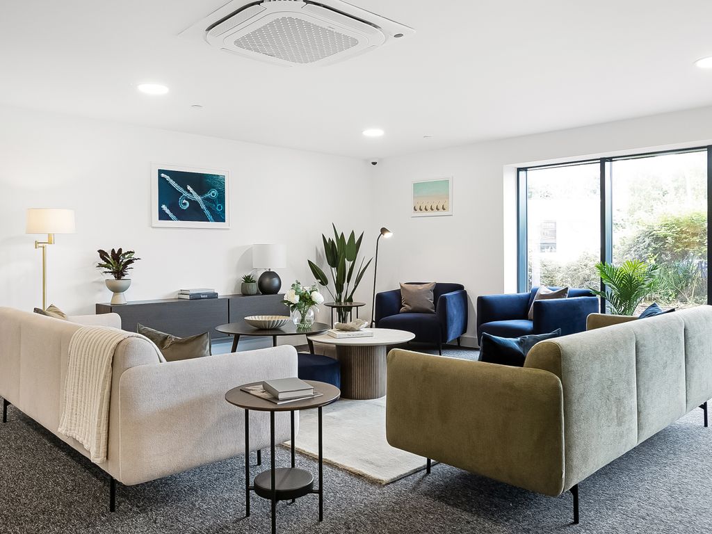 2 bed flat to rent in Hunslet House, Station Road, Corby ...