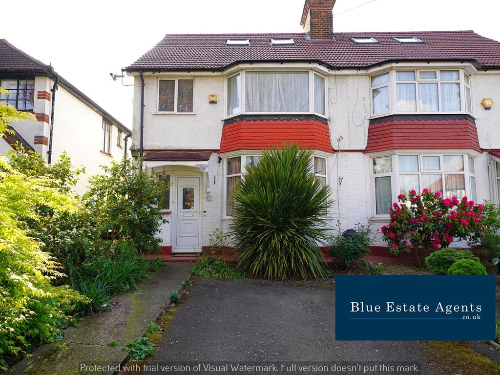 4 Bed Semi Detached House For Sale In Devon Waye Hounslow Tw5 £