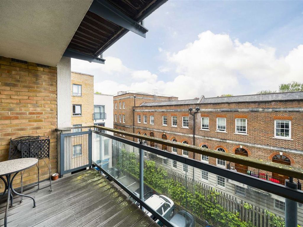 2 bed flat for sale in Wapping Lane, London E1W, £600,000 - Zoopla