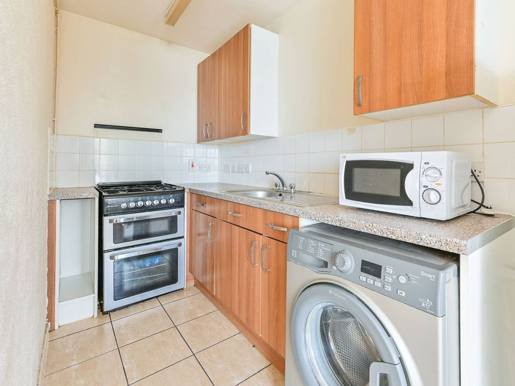 1 bed flat for sale in Daniel Gardens, Peckham, London SE15 - Zoopla