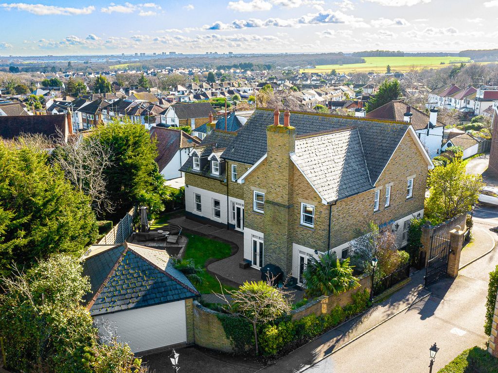 5 bed detached house for sale in Hawkley Meade, Hockley SS5, £1,350,000 ...