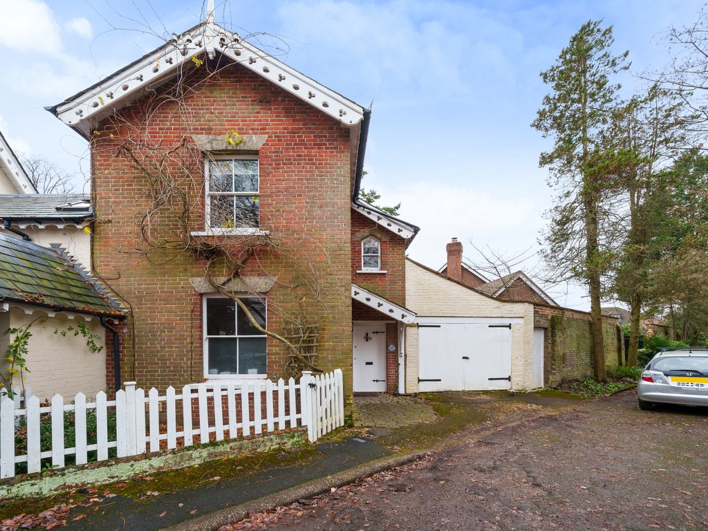 2 Bed End Terrace House For Sale In Hedgerley Lane Gerrards Cross Sl9