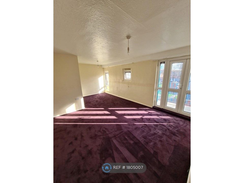 3 bed maisonette to rent in Ottawa Road, Leicester LE1, £895 pcm - Zoopla