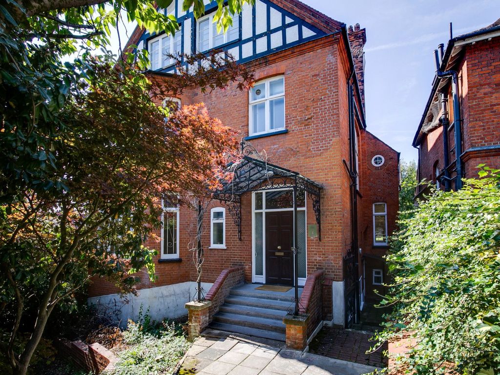 3 bed flat for sale in Netherhall Gardens, London NW3, £1,495,000 - Zoopla