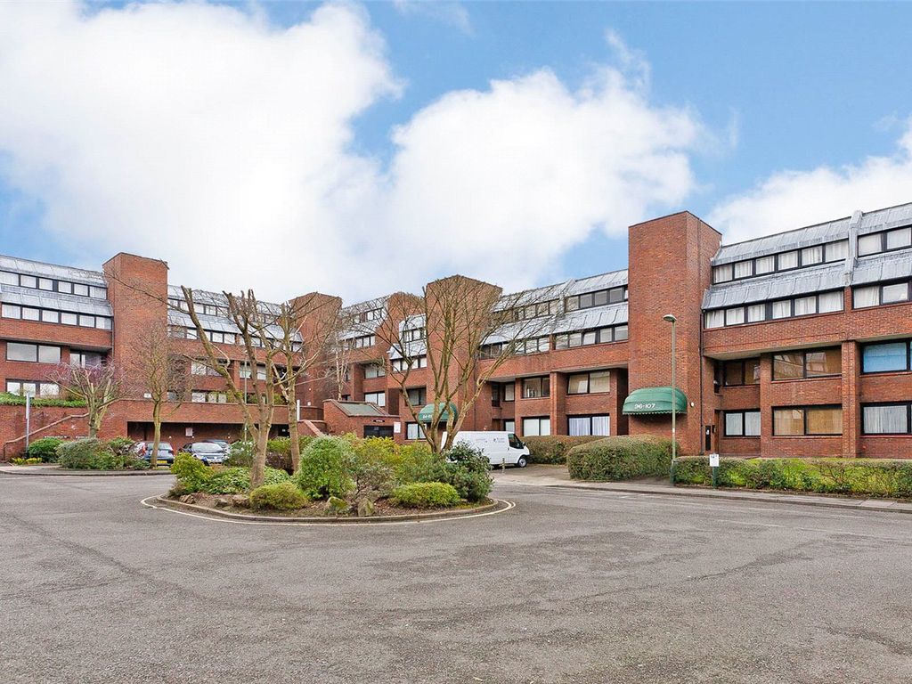 2 bed flat to rent in Britten Close, London NW11 - Zoopla