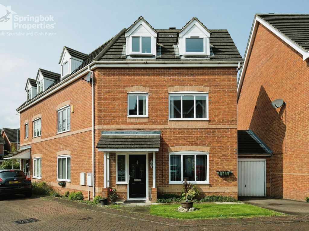 4 Bed Semi Detached House For Sale In Redbarn Close West Yorkshire