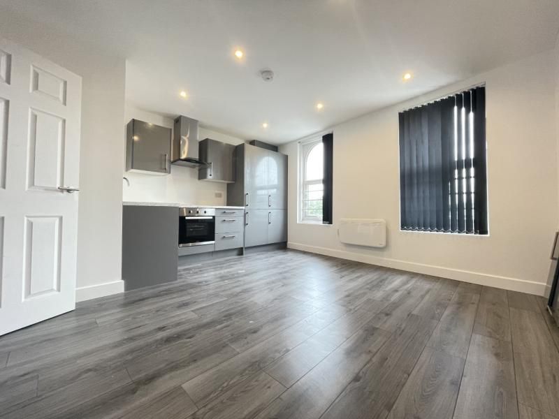 1 bed flat to rent in Flat 13, Gledhow Road, Leeds LS8, £750 pcm - Zoopla