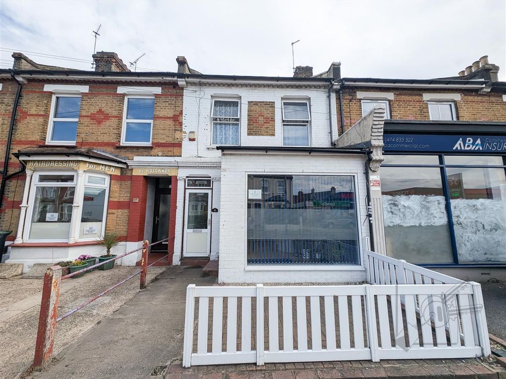 Retail premises to let in Pelham Road South, Gravesend, Kent DA11, £15,000 pa - Zoopla