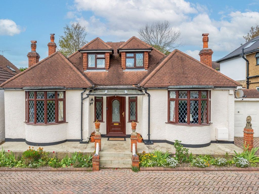 3 Bed Bungalow For Sale In Warren Road Banstead Reigate And Banstead