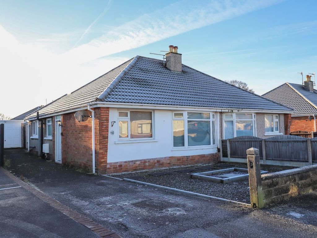 2 Bed Bungalow For Sale In Fairlea Avenue Bare Morecambe La4 £