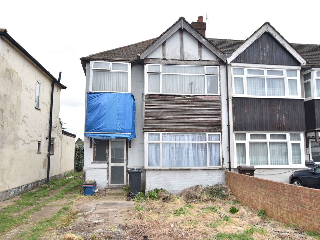 3 bed end terrace house for sale in Shelson Avenue, Feltham, Middlesex ...