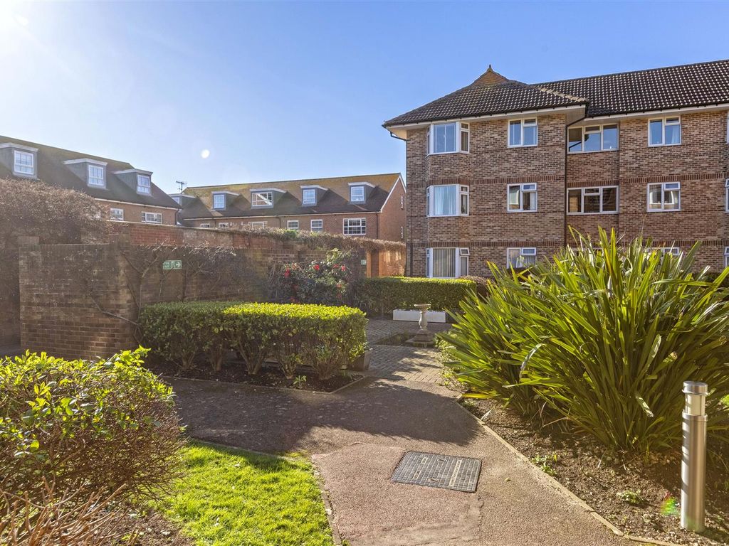 1 bed flat for sale in Park Road, Worthing BN11, £90,000 - Zoopla