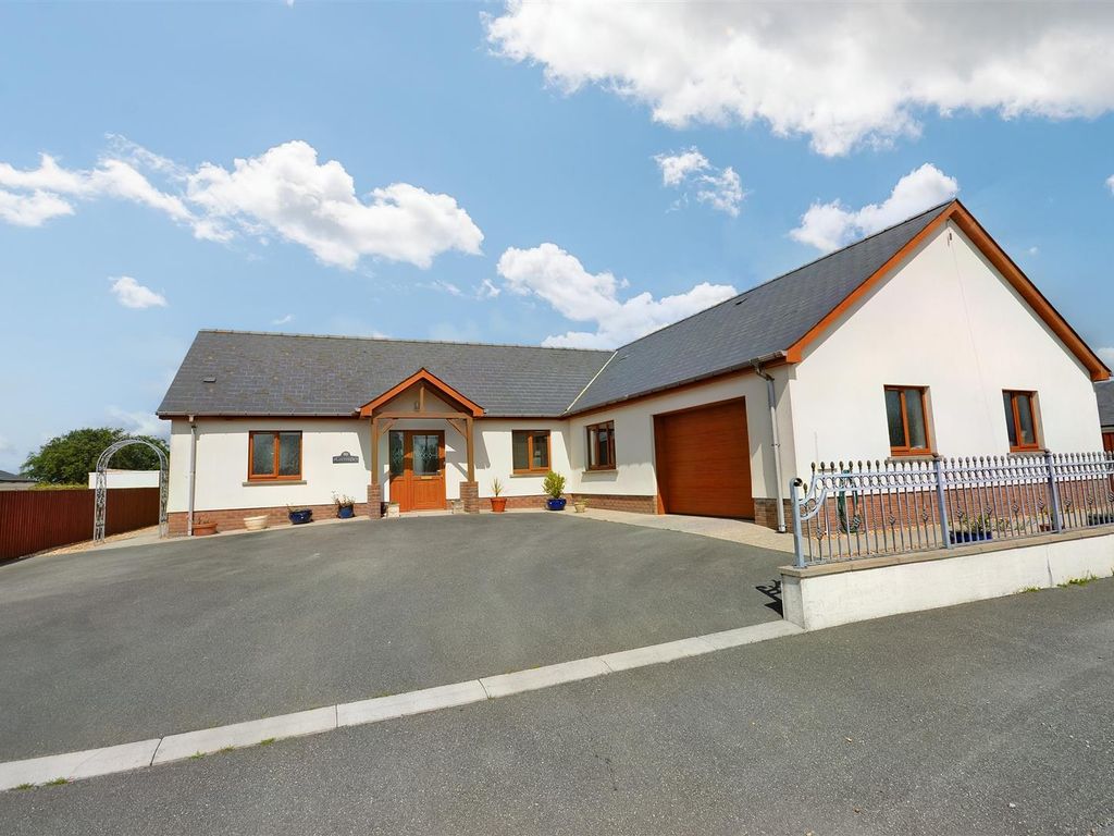 3 bed detached bungalow for sale in Efailwen, Clynderwen SA66 - Zoopla