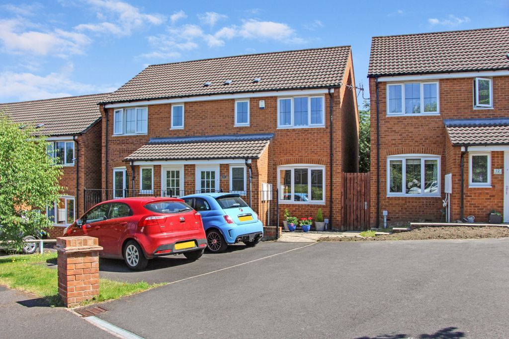 3 Bed Semi Detached House For Sale In Bittern Croft Horbury Wakefield