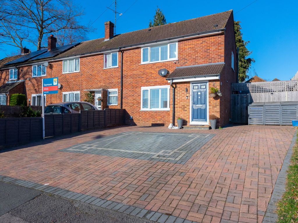 2 Bed End Terrace House For Sale In Field Road Farnborough Gu14 £
