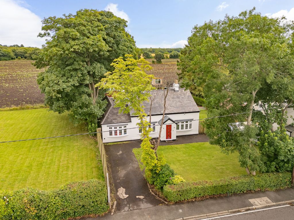 4 bed detached bungalow for sale in Chapel Lane, Cronton WA8, £550,000 ...