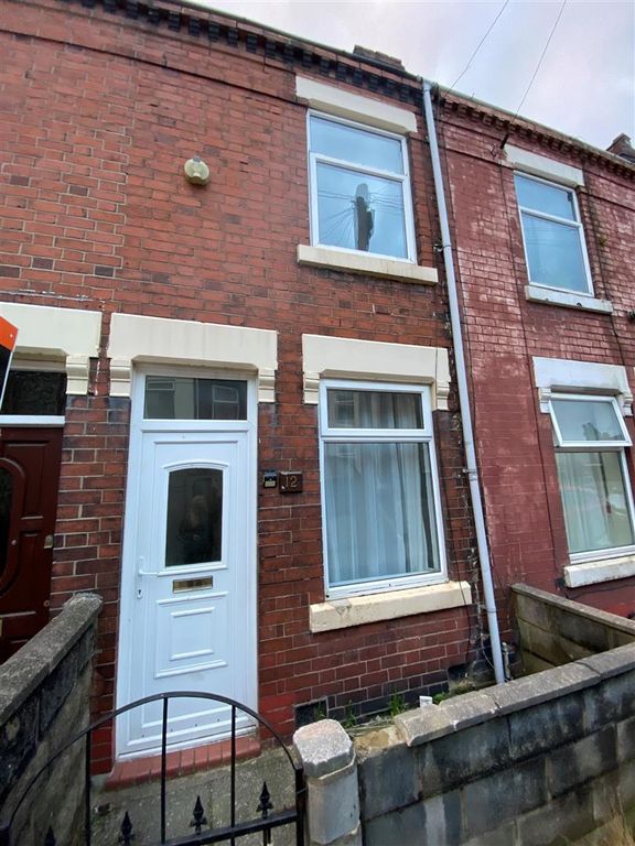 2 Bed Property To Rent In Edge Street Burslem Stoke On Trent St6 £