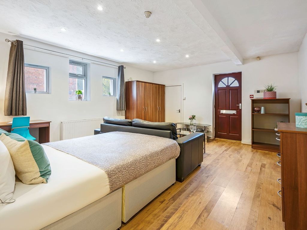 1 bed terraced house to rent in Spring Road, Leeds LS6, £914 pppm - Zoopla