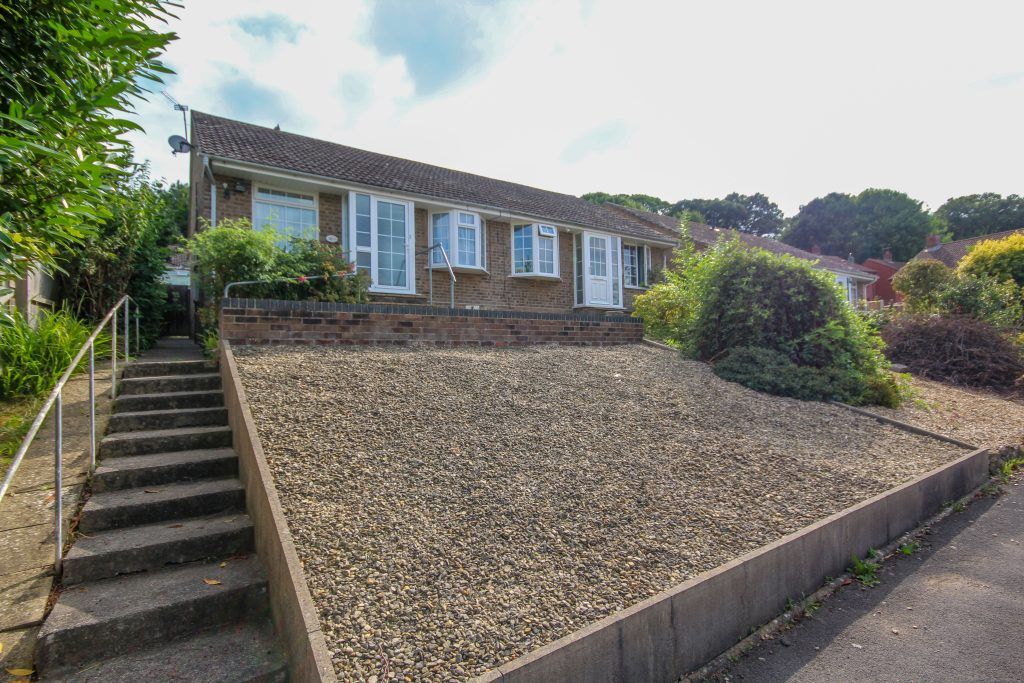 2 Bed Semi Detached Bungalow For Sale In Plantagenet Chase Yeovil