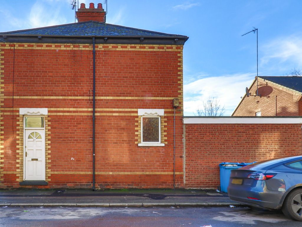 2 bed end terrace house for sale in Sharp Street, Hull, East Riding Of ...