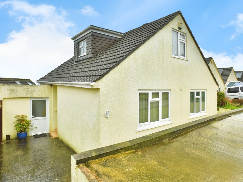 4 Bed Detached Bungalow For Sale In Hillside Road Saltash Pl12 £