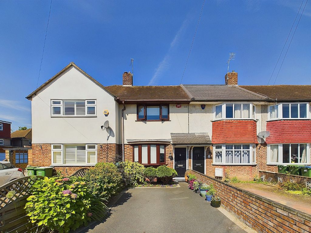 3 Bed Semi Detached House For Sale In Fen Grove Sidcup Kent Da15 £