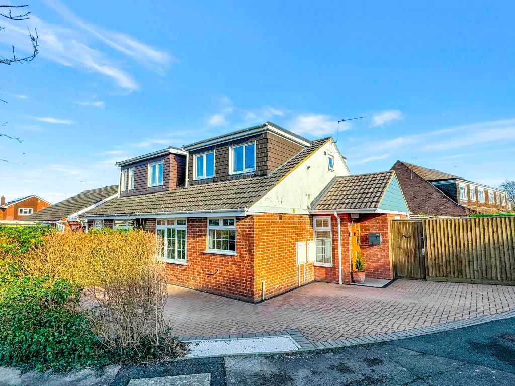 2 Bed Semi Detached Bungalow For Sale In Botley Southampton So30 £