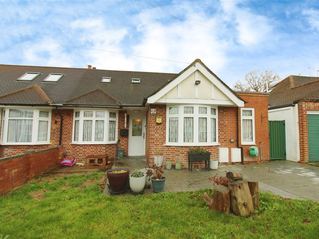 3 Bed Semi Detached Bungalow For Sale In Harlyn Drive Pinner Ha5 £