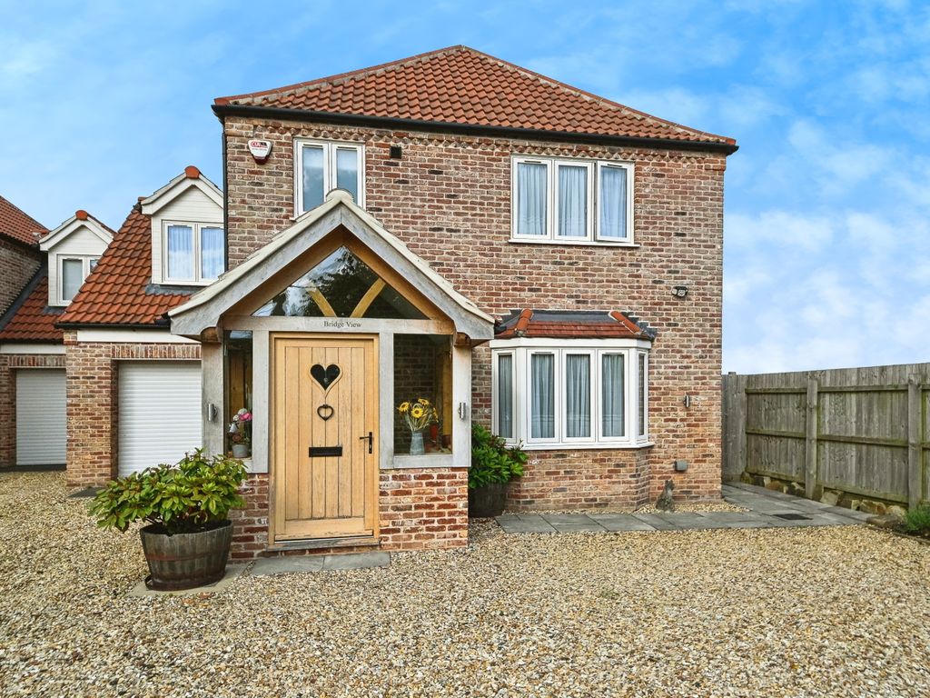 4 bed link detached house for sale in Main Road, Three Holes, Wisbech ...