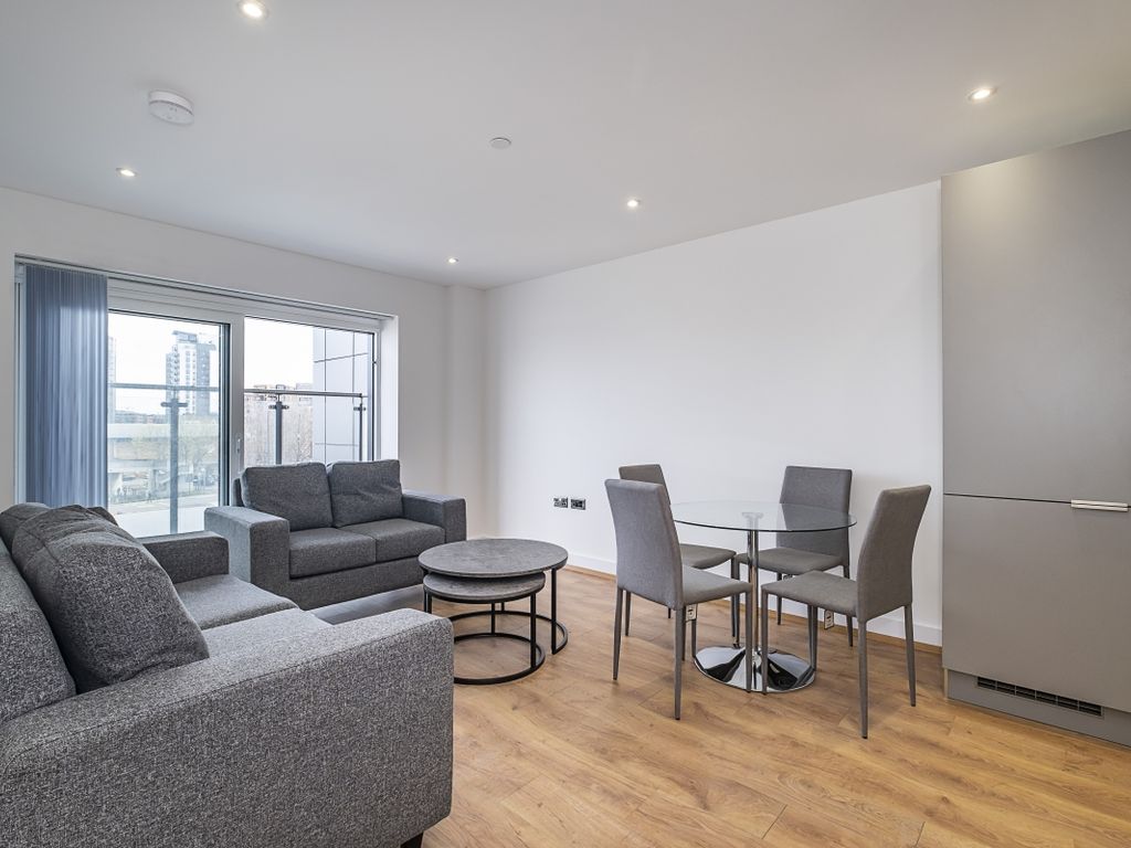 2 bed flat to rent in Mast Quay, London SE18 - Zoopla