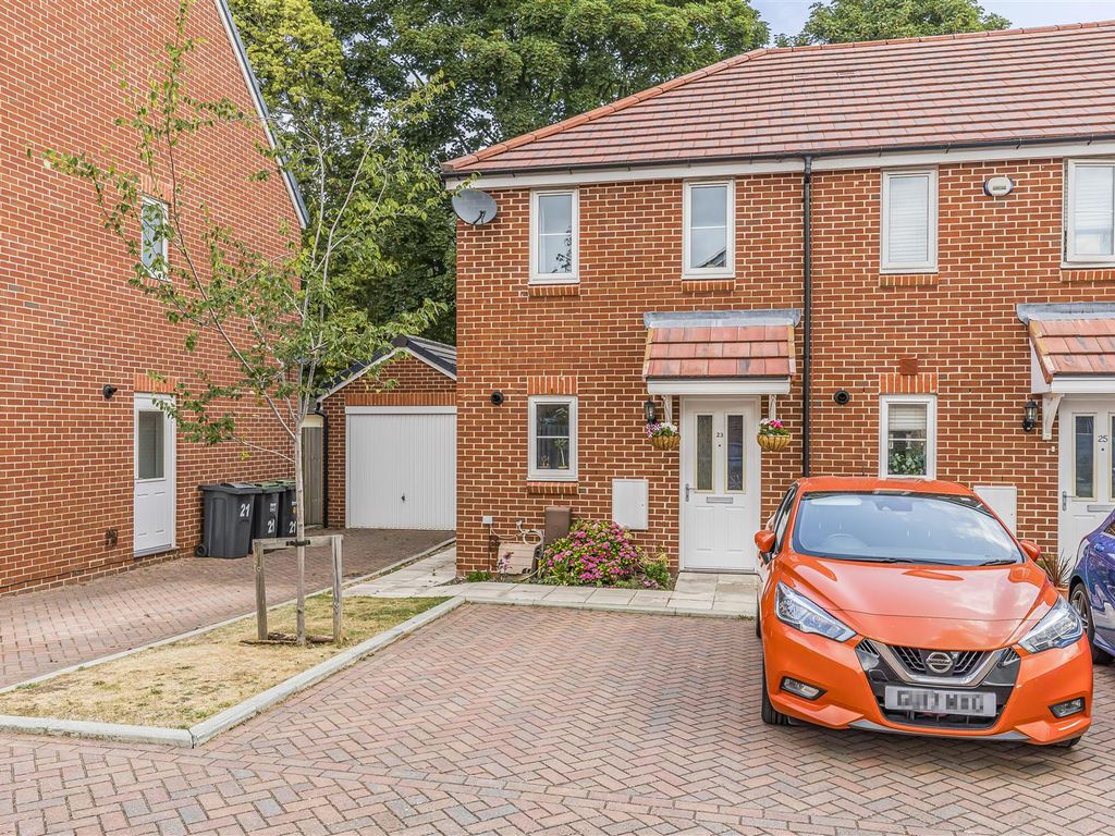 2 bed property for sale in Taylor Close, Waterlooville PO7 - Zoopla