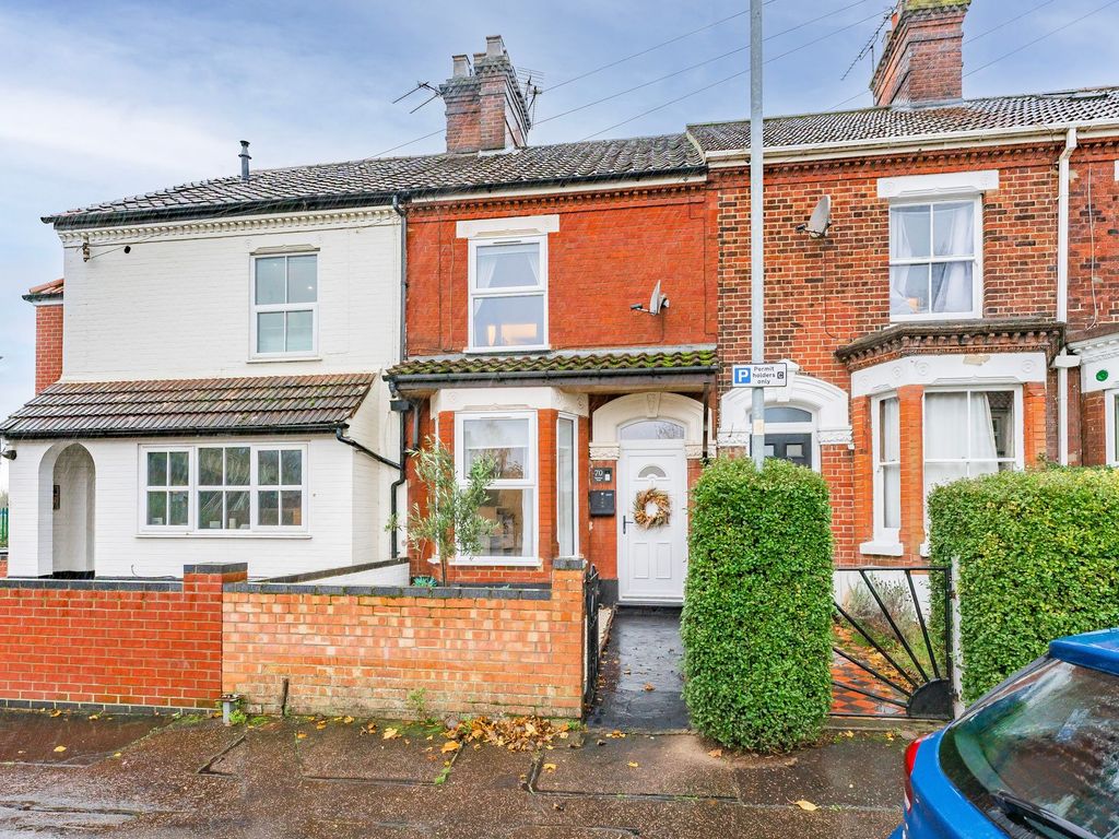 2 bed terraced house for sale in Salisbury Road, Norwich NR1, £250,000 - Zoopla