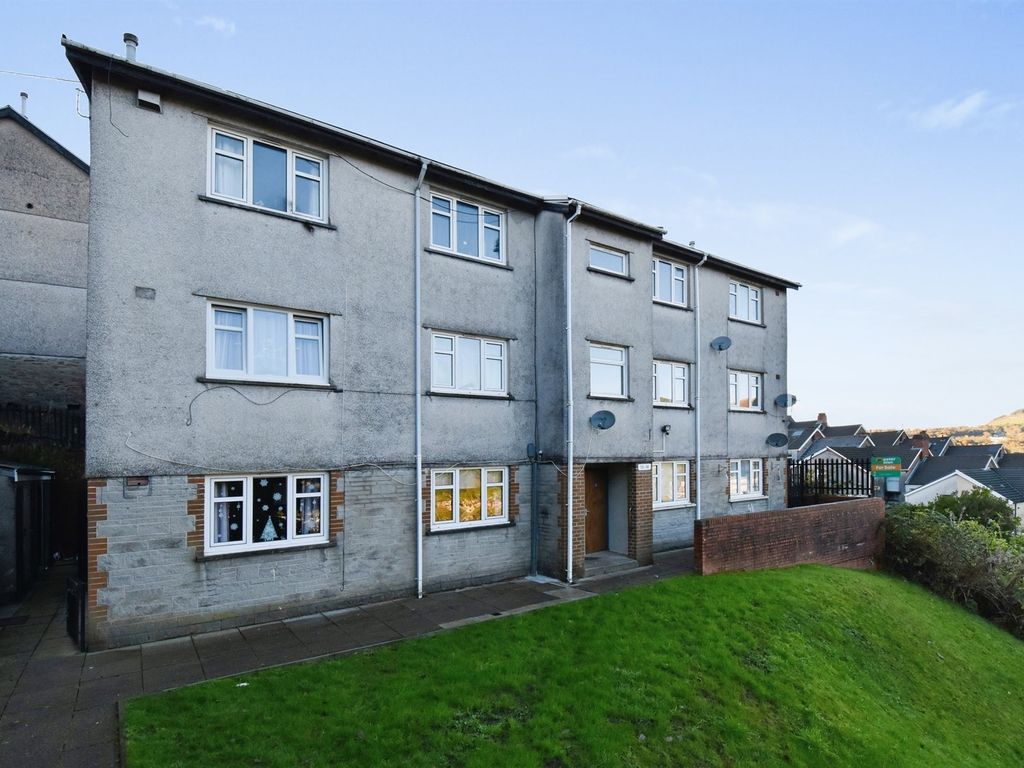 2 bed flat for sale in Cwrt Llanwonno, Mountain Ash CF45 - Zoopla