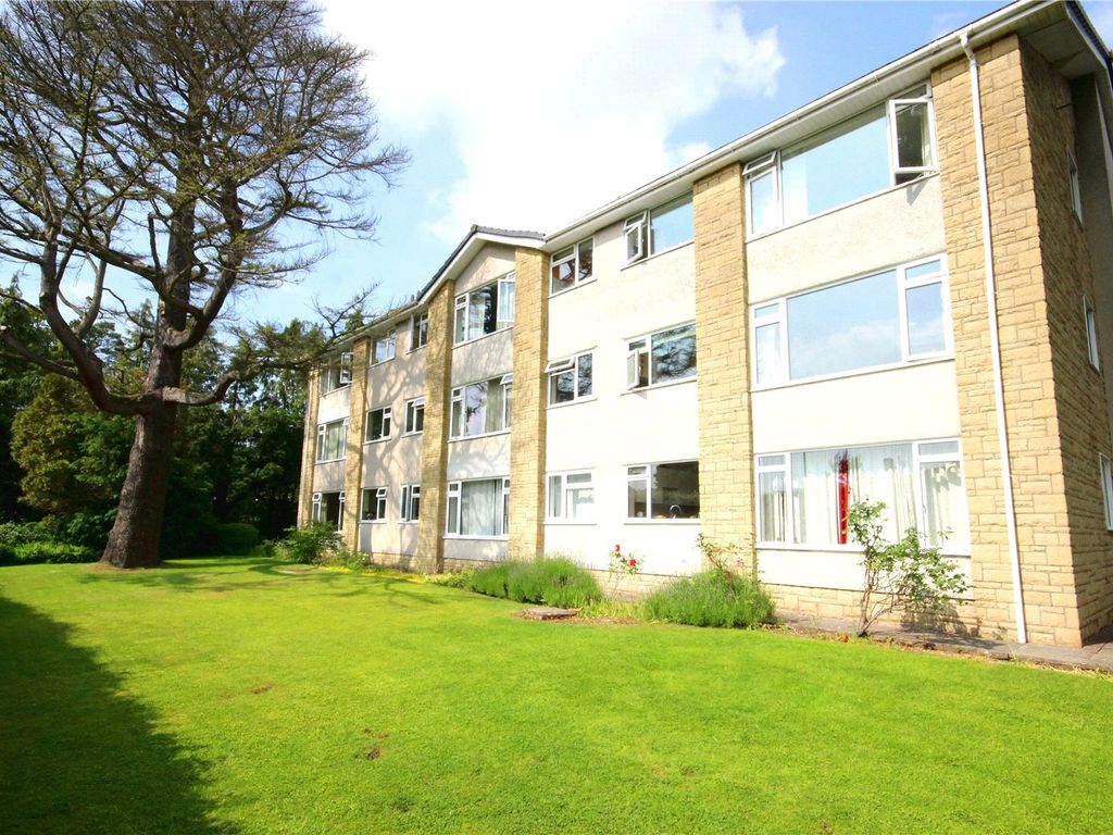 2 bed flat for sale in Cedar Court, Grove Road, Coombe Dingle, Bristol ...