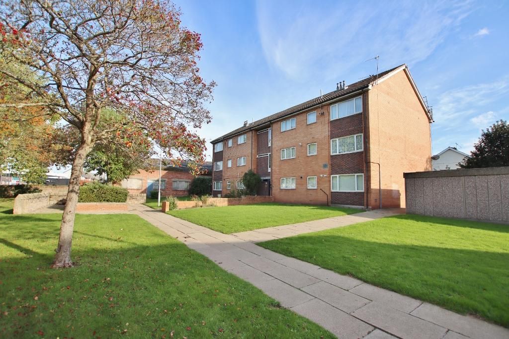 1 bed flat to rent in Sandbrook Court, Moreton, Wirral, Merseyside CH46 ...