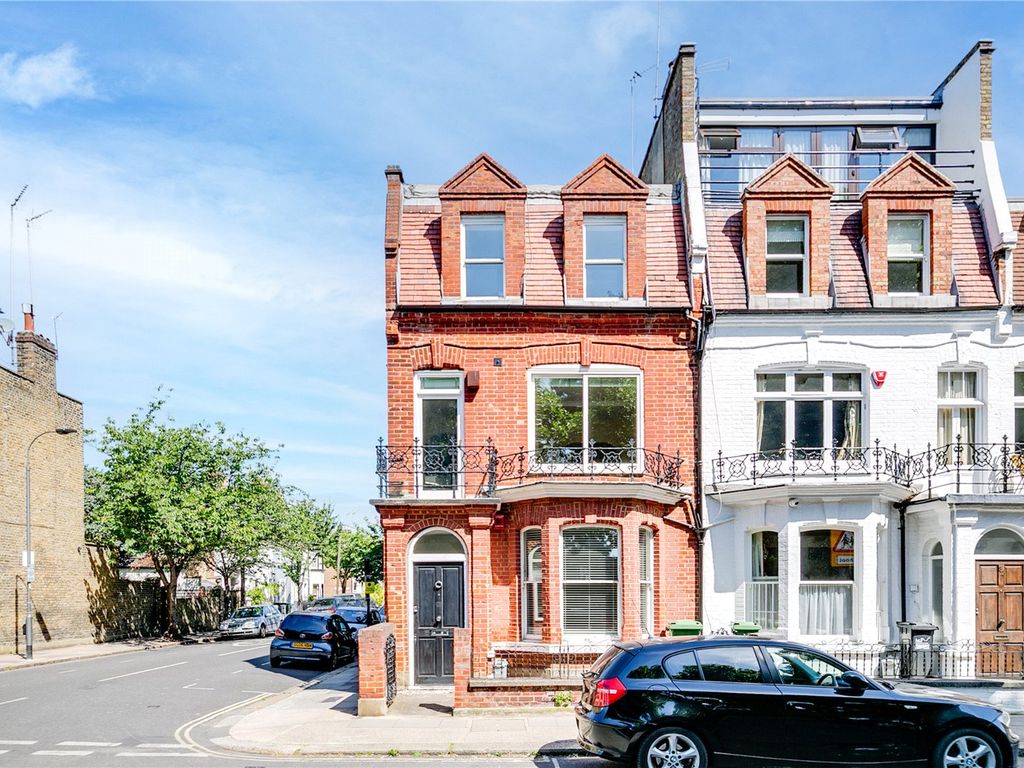 2 bed end terrace house for sale in Hurlingham Road, London SW6 - Zoopla