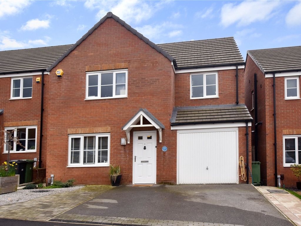 4 bed detached house for sale in Leyburn Avenue, Morley, Leeds, West ...