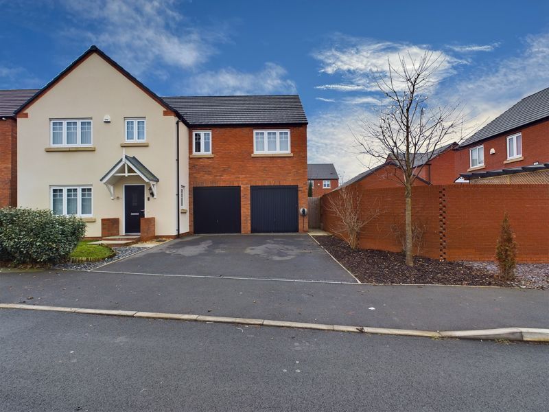 5 bed detached house to rent in Greenfields Drive, Newport TF10 - Zoopla