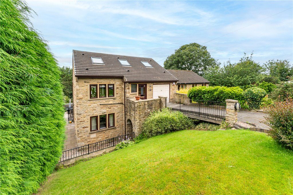 5 bed detached house for sale in Norwood Drive, Batley, West Yorkshire ...
