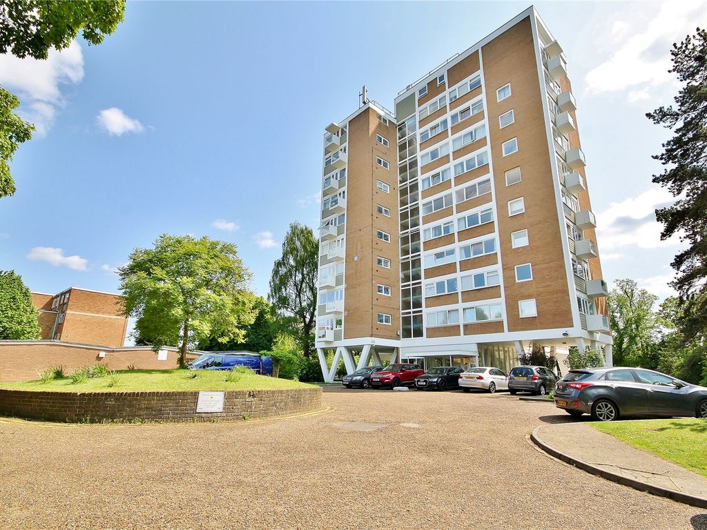 2 bed flat for sale in Guildford Road, Woking, Surrey GU22 - Zoopla
