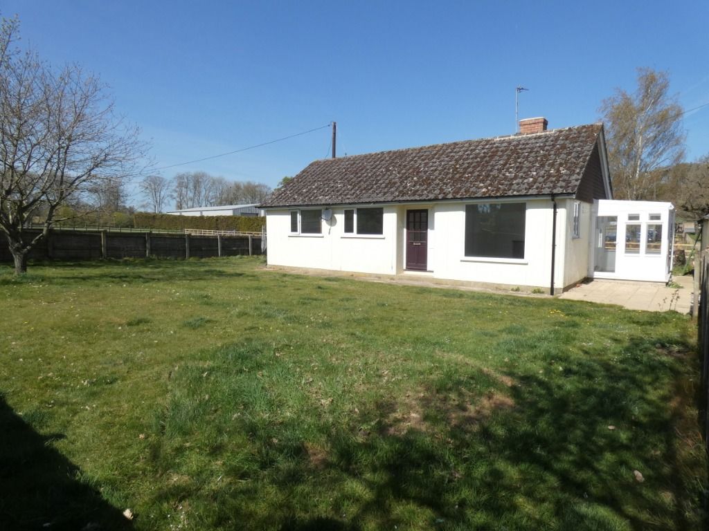 3 bed bungalow to rent in Stoken Farm, Basingstoke RG25 - Zoopla
