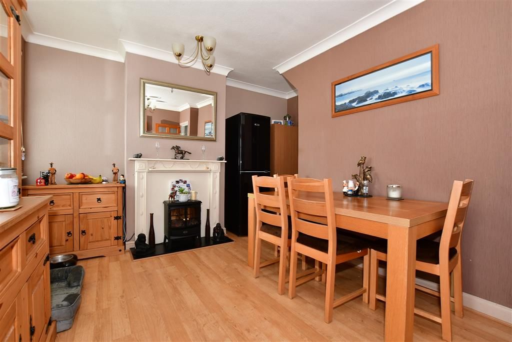 3 Bed End Terrace House For Sale In Ashen Drive Dartford Kent Da1