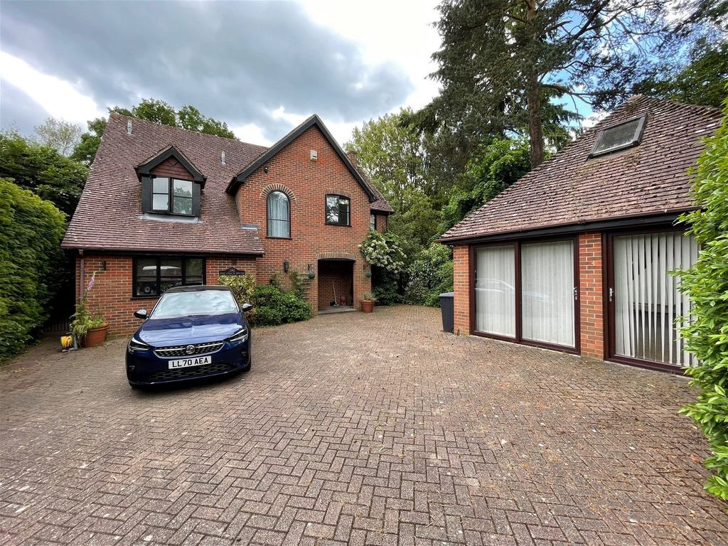 4 bed detached house to rent in Enborne, Newbury RG14, £3,200 pcm - Zoopla