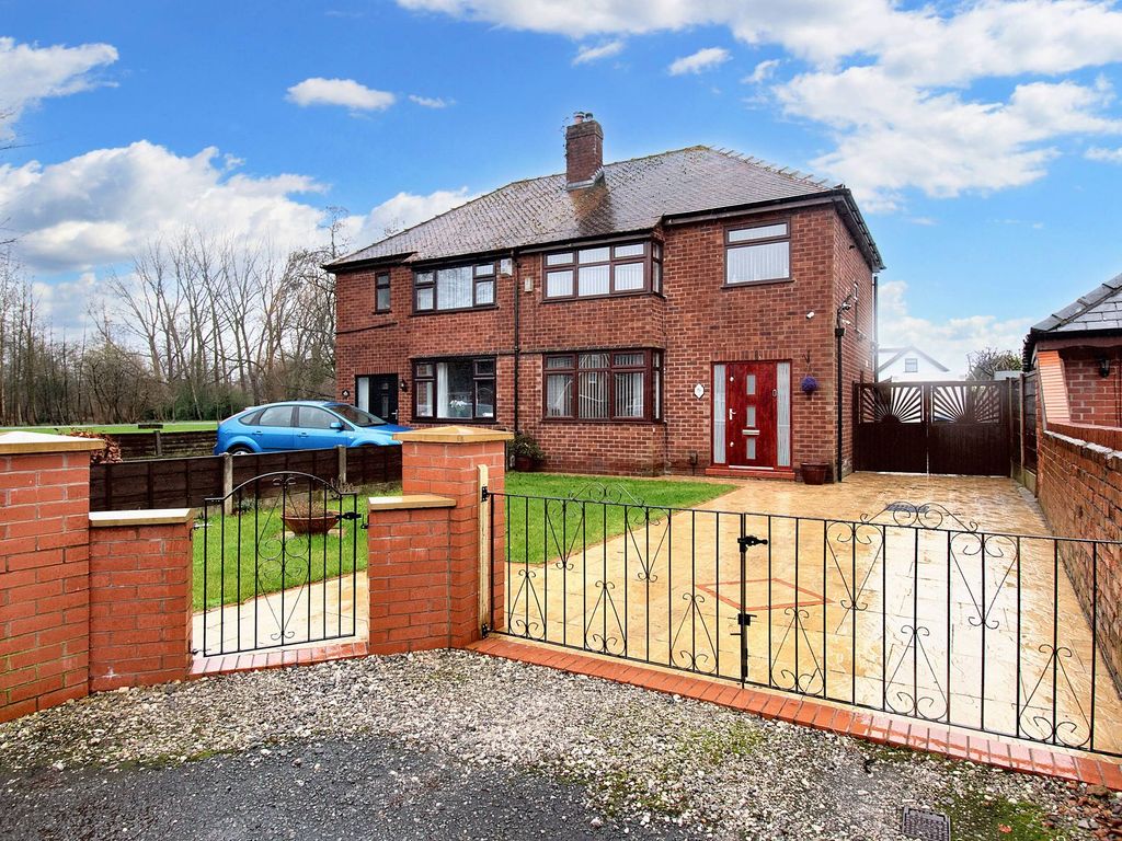 3 Bed Semi Detached House For Sale In Nook Lane Fearnhead Wa2 £